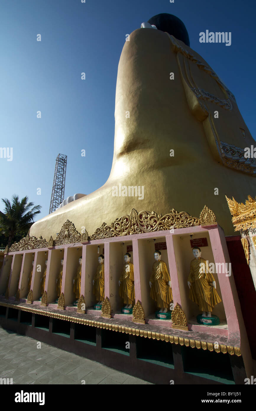 sehtatgyi paya, seated giant buddha statue in pyay Stock Photo - Alamy