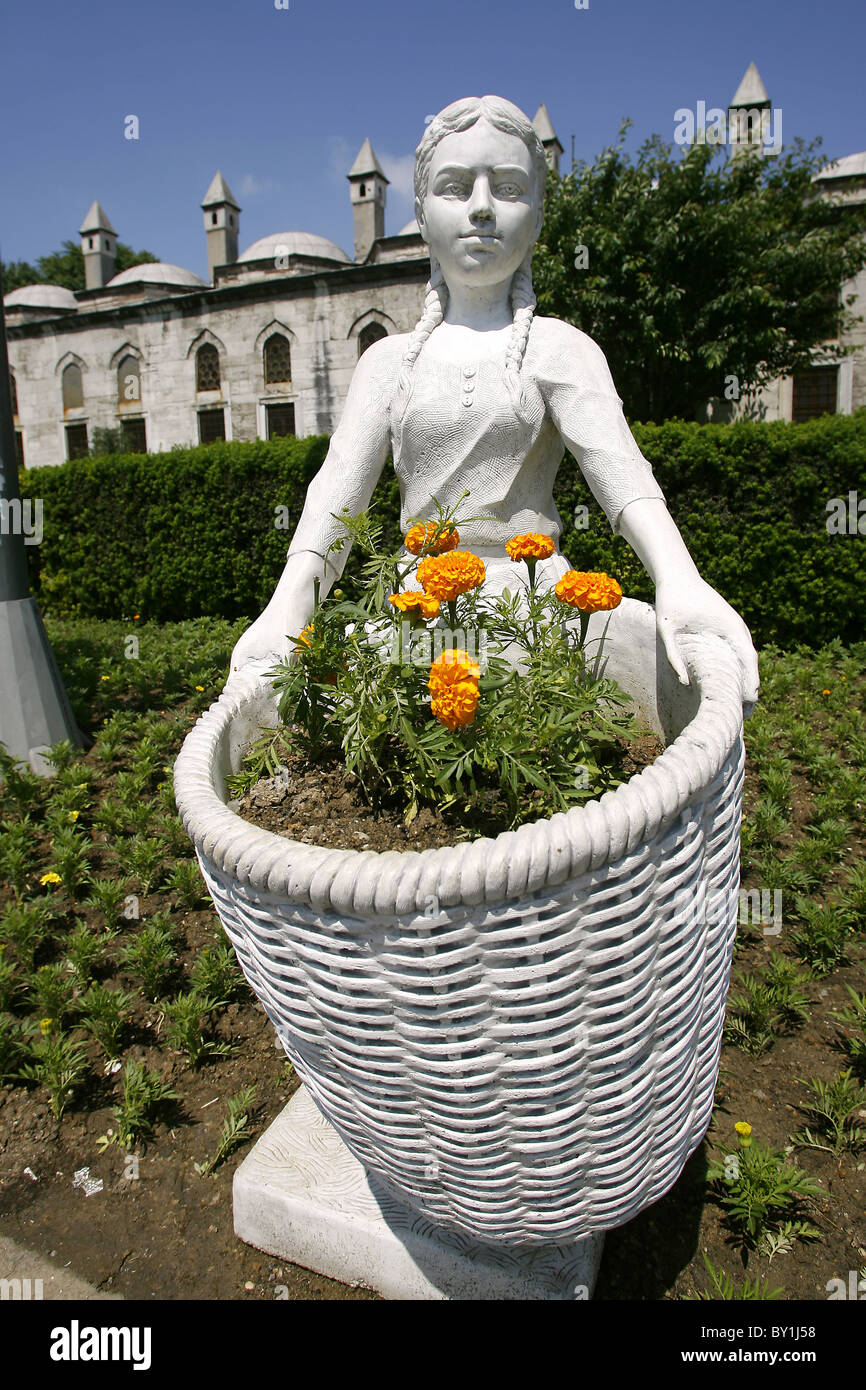 ORNAMENTAL FLOWER POTS ISTANBUL TURKEY SULTANAHMET ISTANBUL TURKEY 16 ...