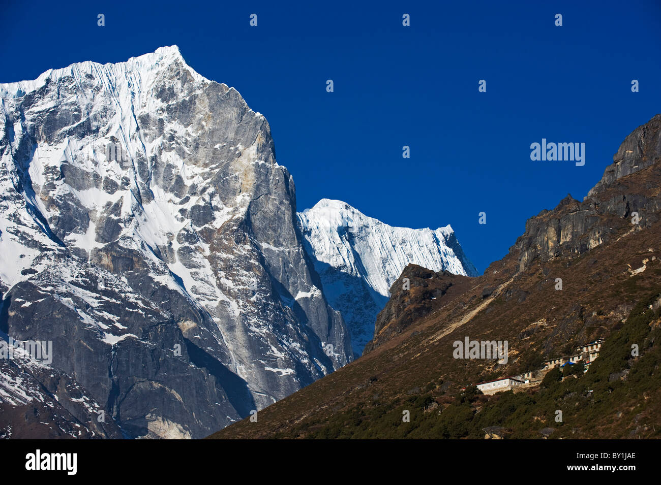 Thame nepal hi-res stock photography and images - Alamy