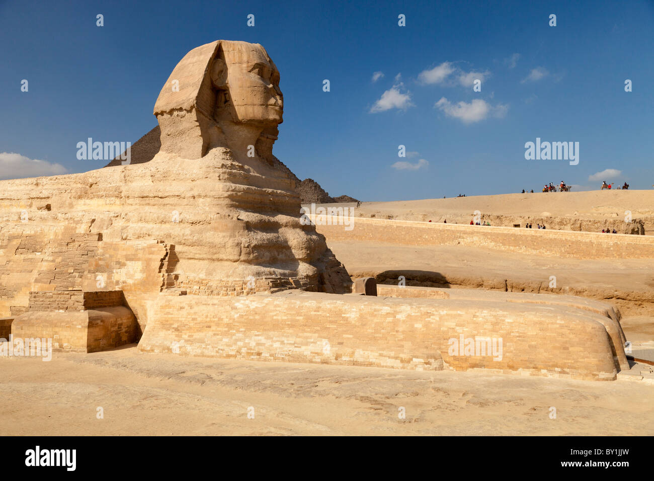 Human pyramids hi-res stock photography and images - Alamy