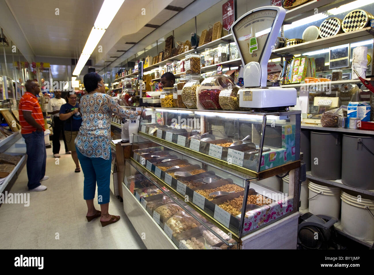 Candy store counter hi-res stock photography and images - Alamy