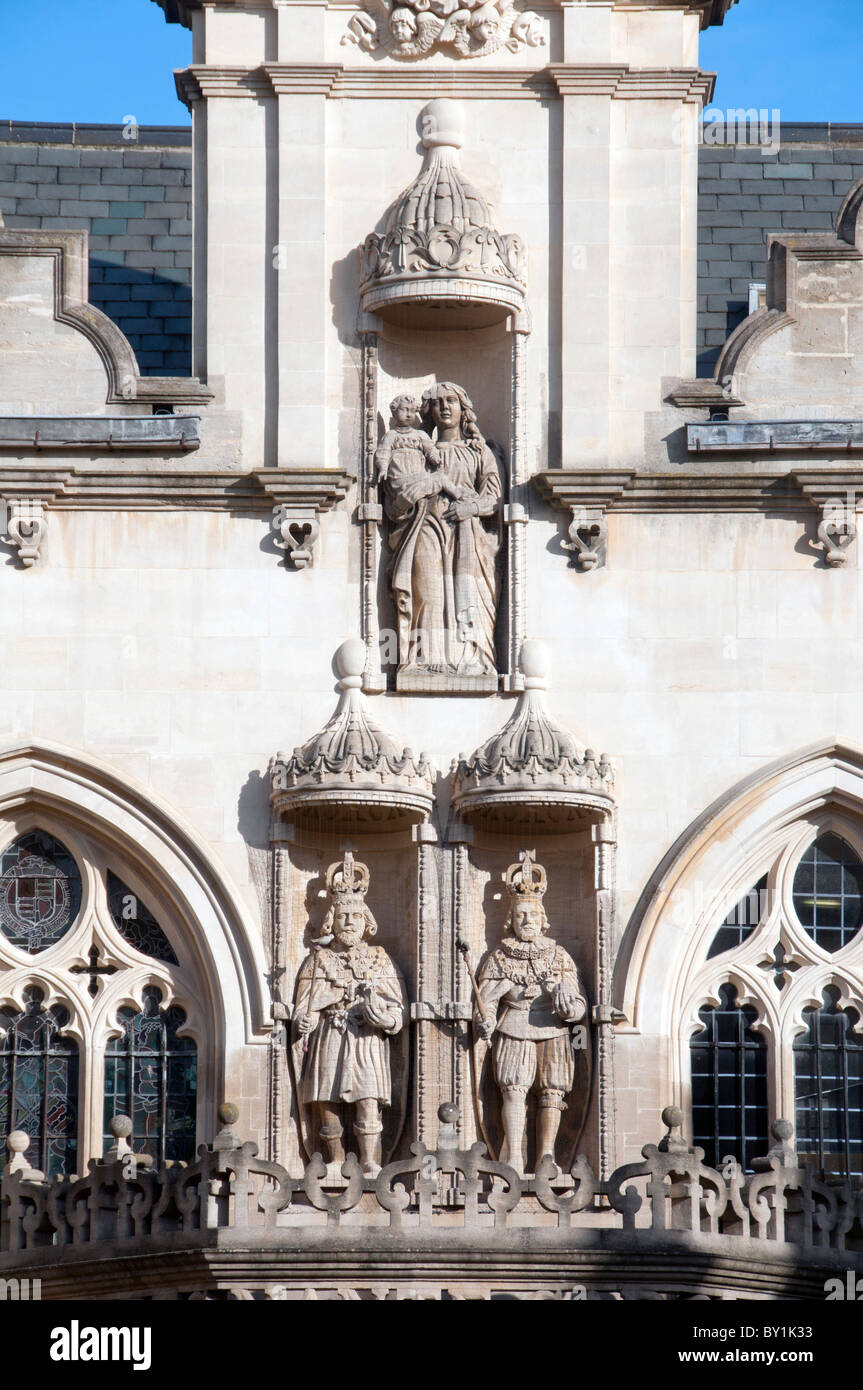 Magdalen college statue oxford hi-res stock photography and images - Alamy
