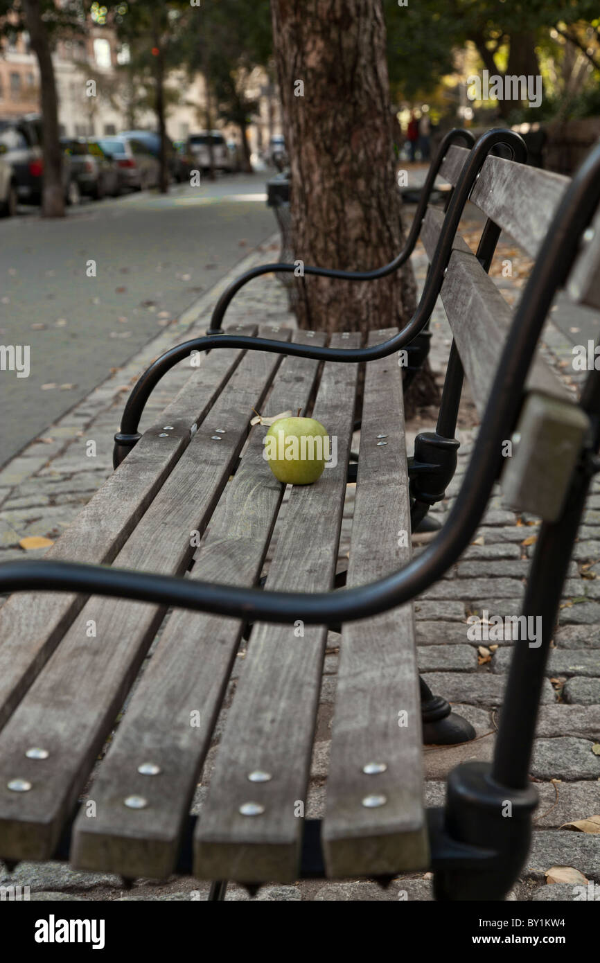 Empty apple tree in autumn hi-res stock photography and images - Alamy