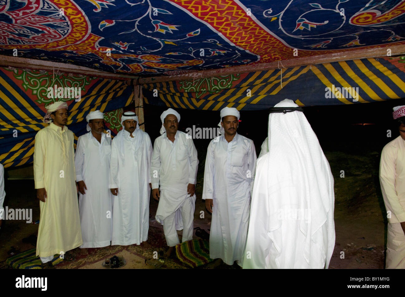 Bedouin sheikh formally receives guests during traditional wedding ...