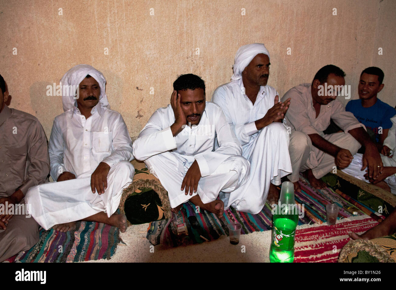 Bedouin guest sings at traditional wedding celebration. El Tur, Sinai ...