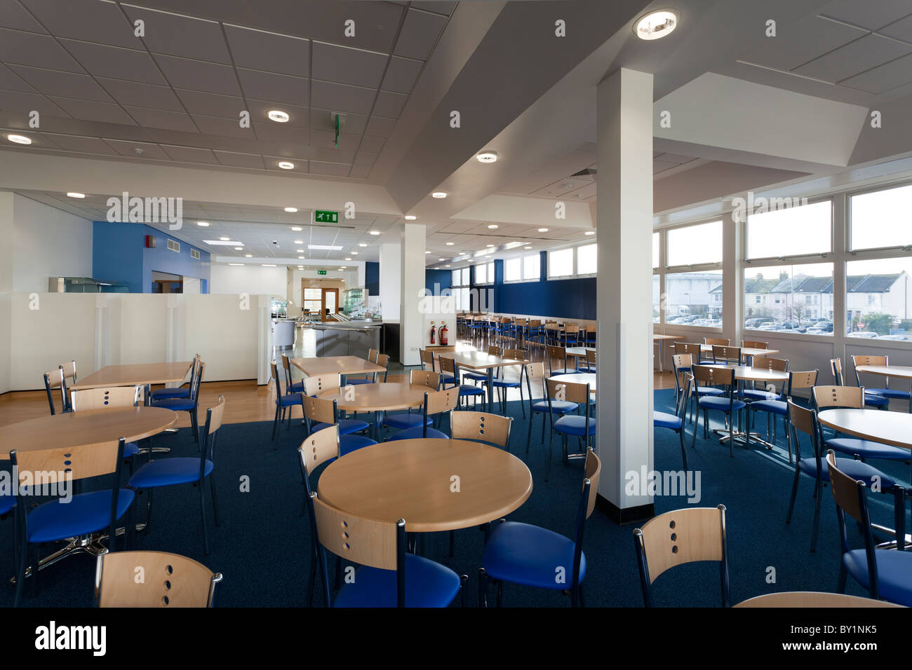 Empty restaurant hi-res stock photography and images - Alamy