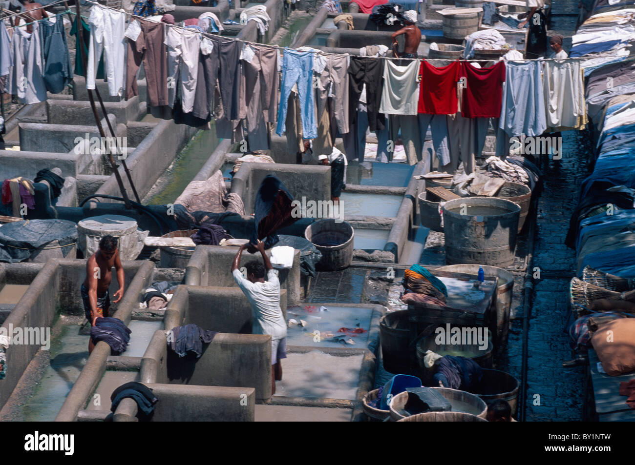 Laundrymen at Dhobi Ghats in Bombay (Mumbai), Maharashtra, India Stock ...