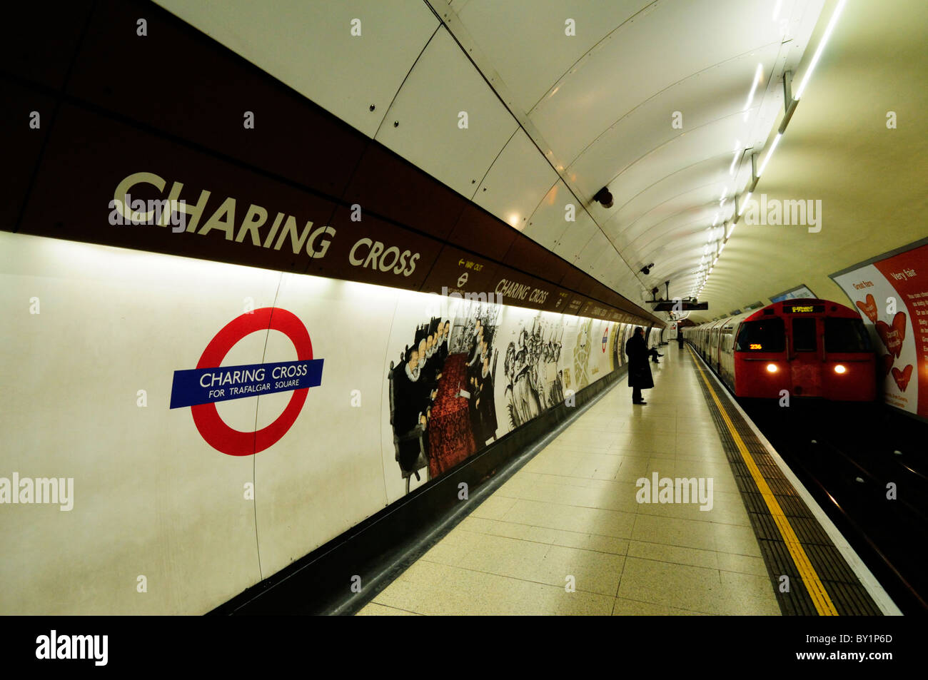 Charing Cross Underground Tube Station Bakerloo Line Platform, London ...