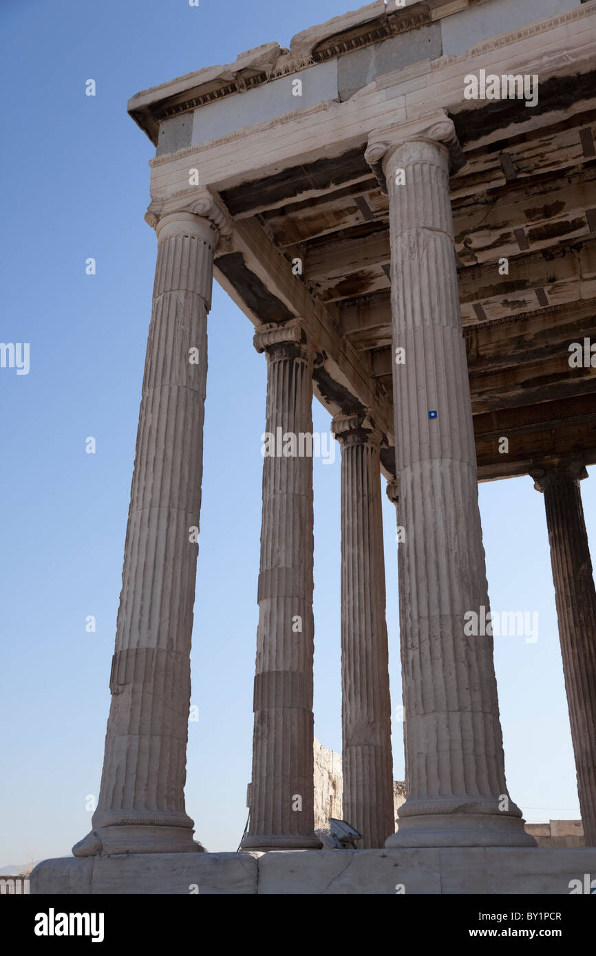Close-up view of the pillars of the Greek temple Stock Photo - Alamy