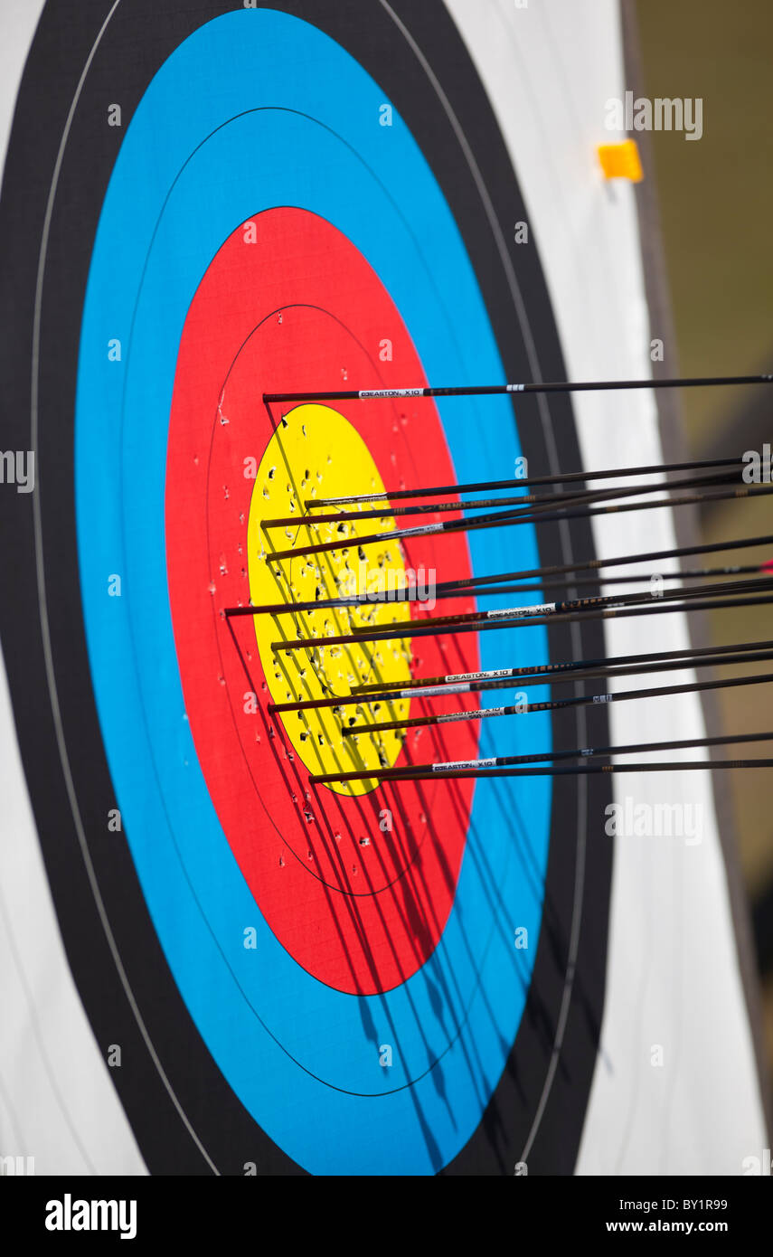 Multiple Arrow Hit Stock Photos & Multiple Arrow Hit Stock Images - Alamy