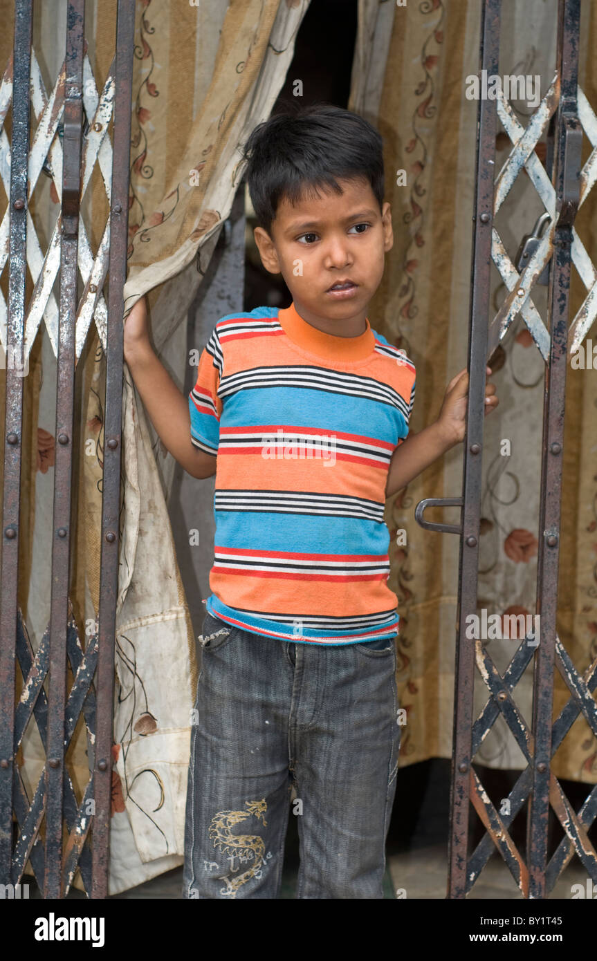 Indian slum boy hi-res stock photography and images - Alamy