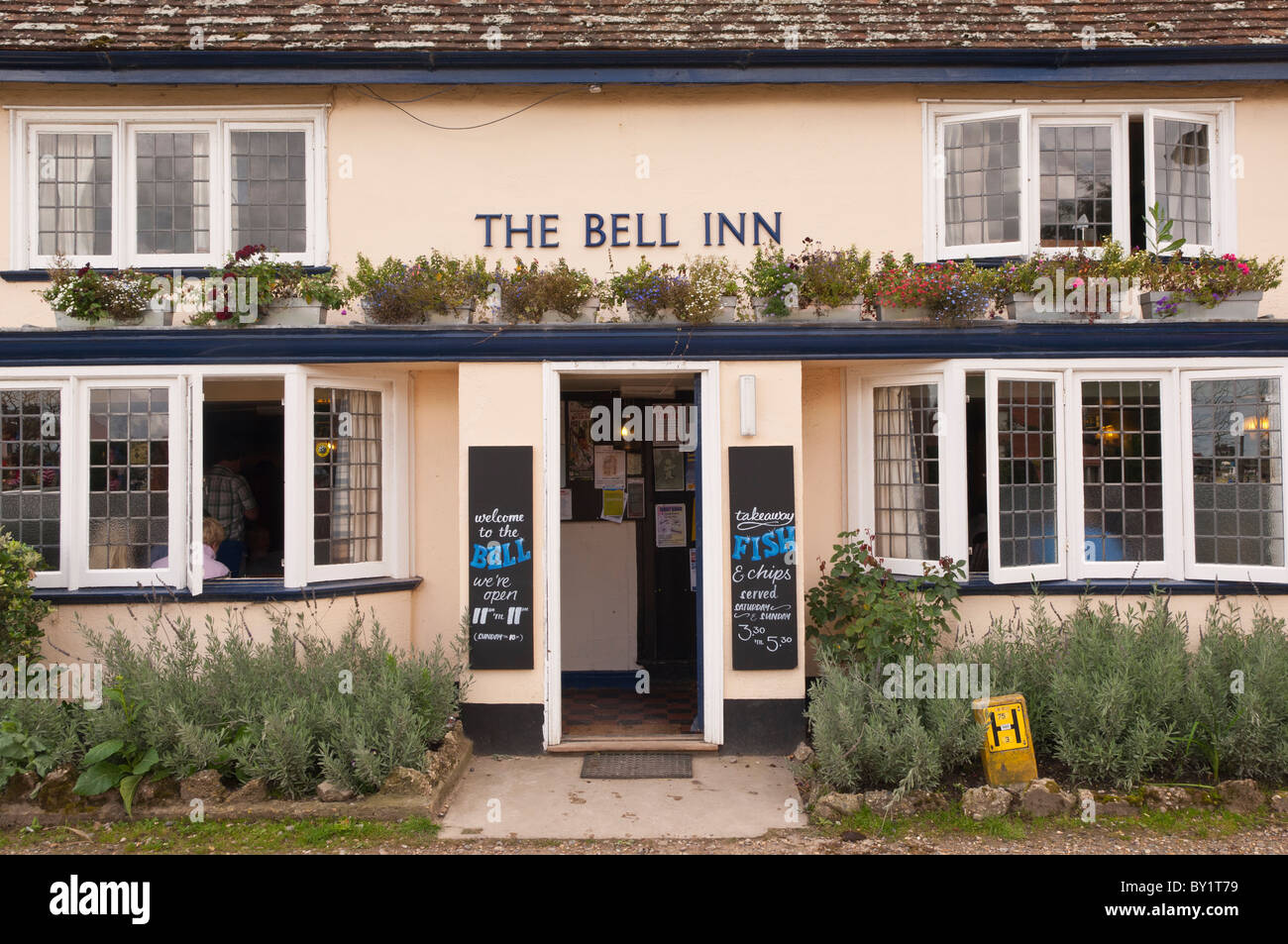 Bell Inn High Resolution Stock Photography and Images - Alamy