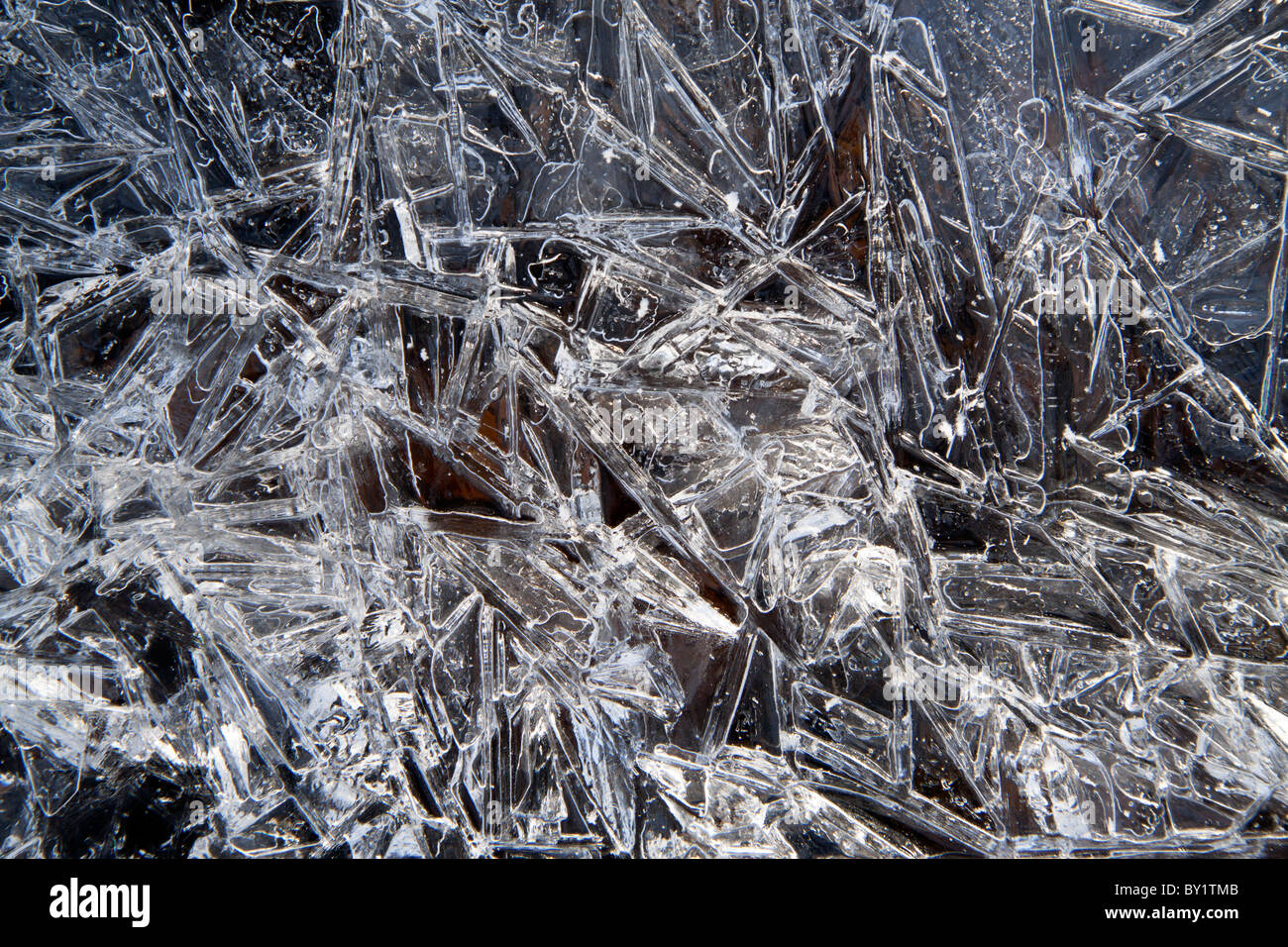 Ice patterns freezing water crystals hi-res stock photography and ...