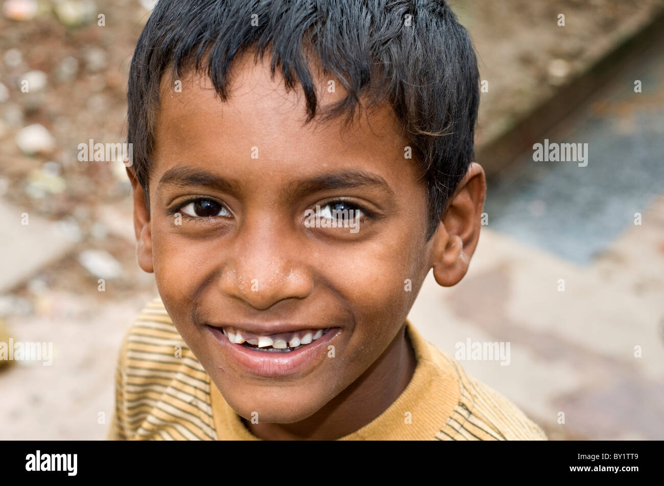 Indian child boy pose hi-res stock photography and images - Alamy
