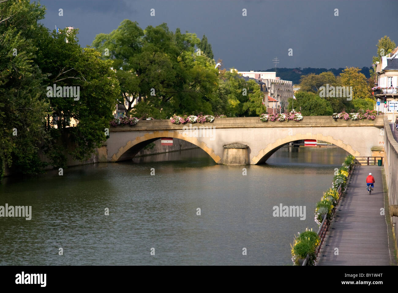 Bridge france french hi-res stock photography and images - Alamy