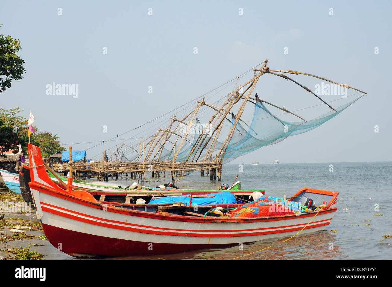 Fishing boat net kochi hi-res stock photography and images - Alamy