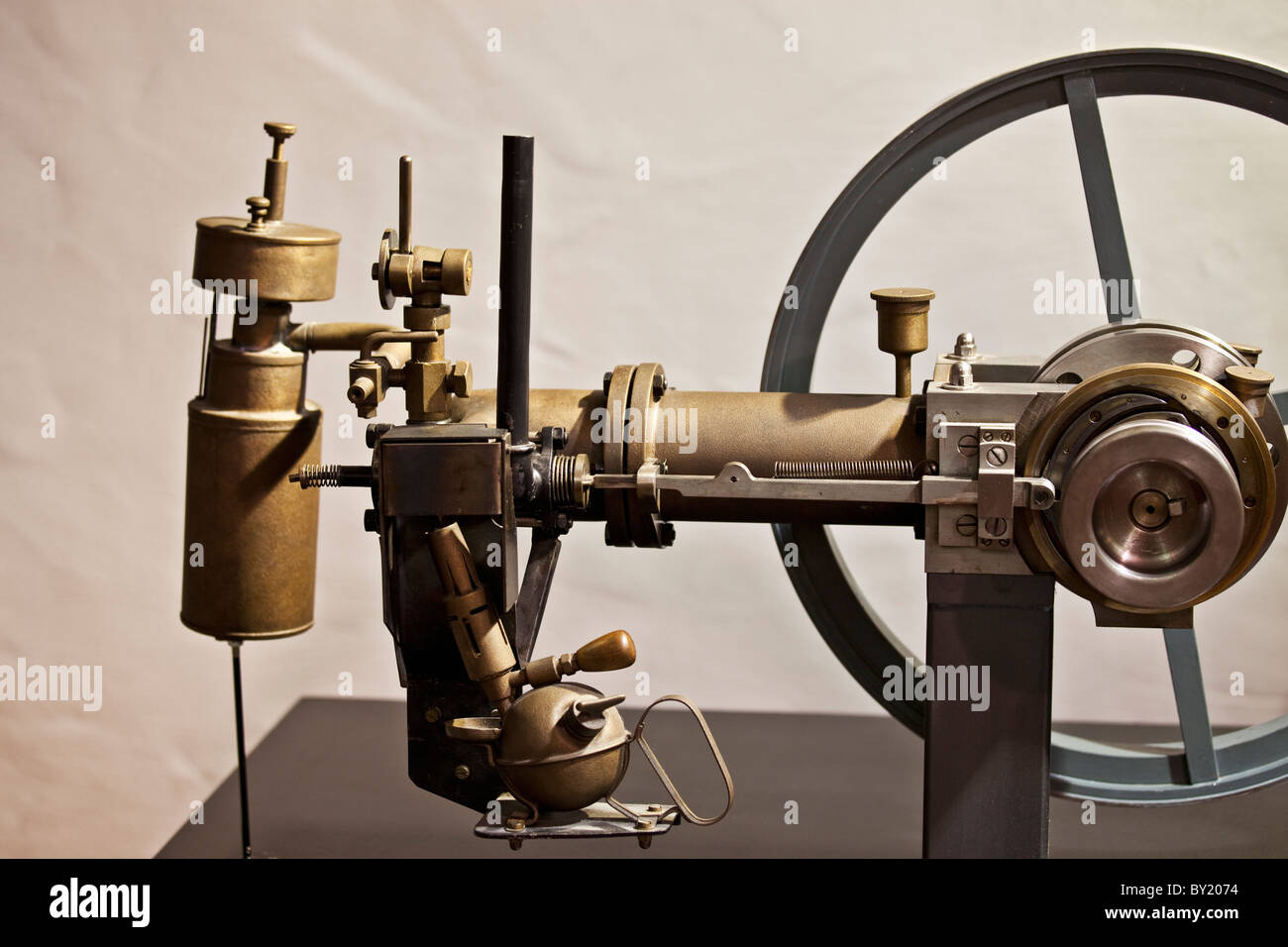 Internal combustion engine first hi-res stock photography and images ...