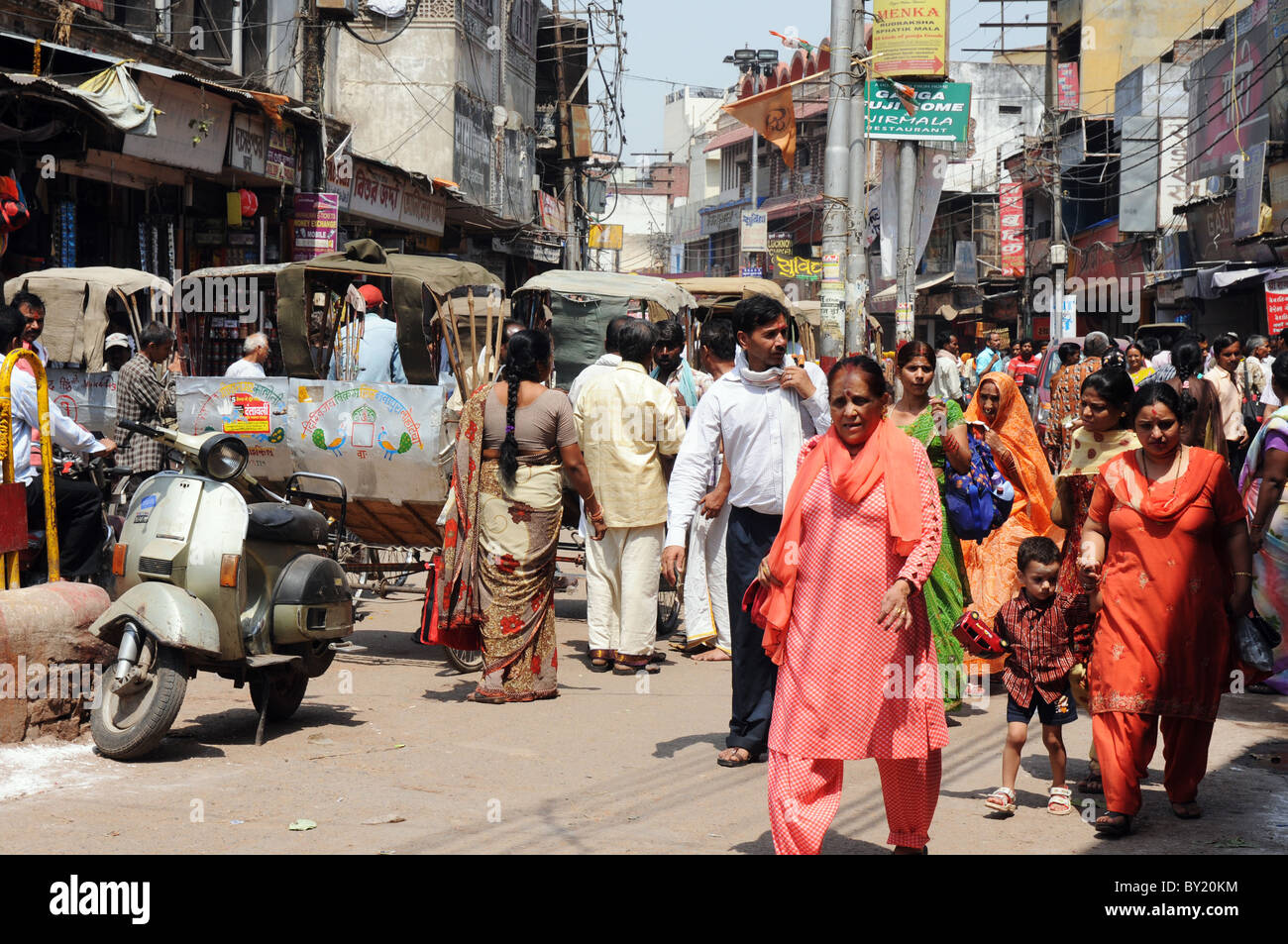 Bust Indian streets Stock Photo - Alamy