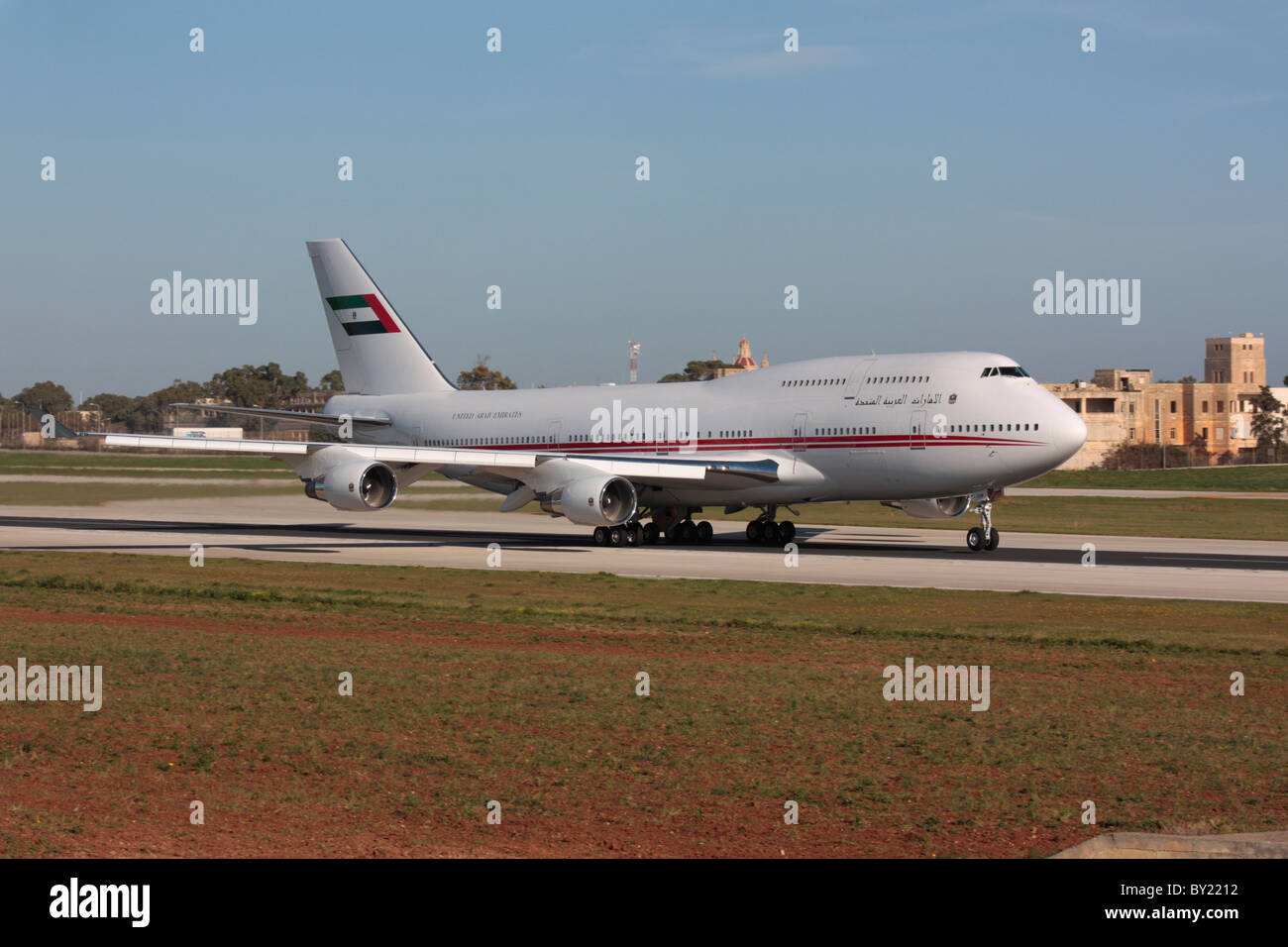 Boeing 747 takeoff hi-res stock photography and images - Alamy