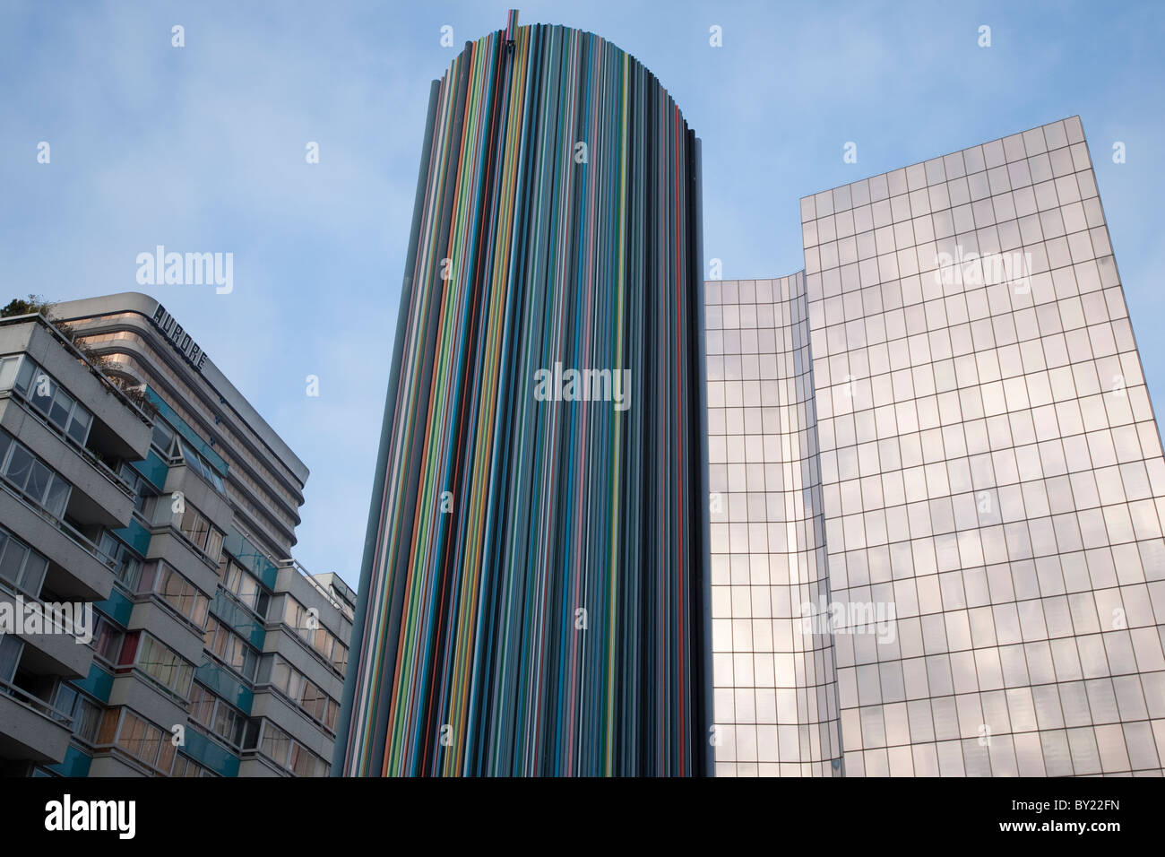 Le Moretti Sculpture by Raymond Moretti in the Defense District of ...