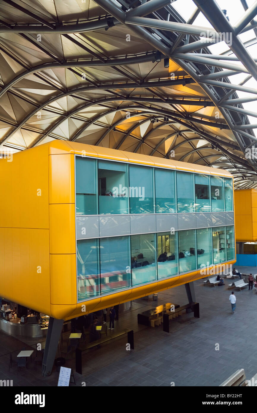 Australia, Victoria, Melbourne. Architecture of Southern Cross Station ...