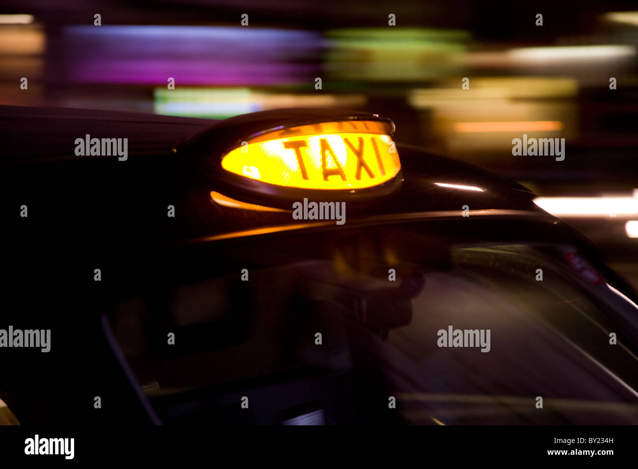 London taxi logo hi-res stock photography and images - Alamy