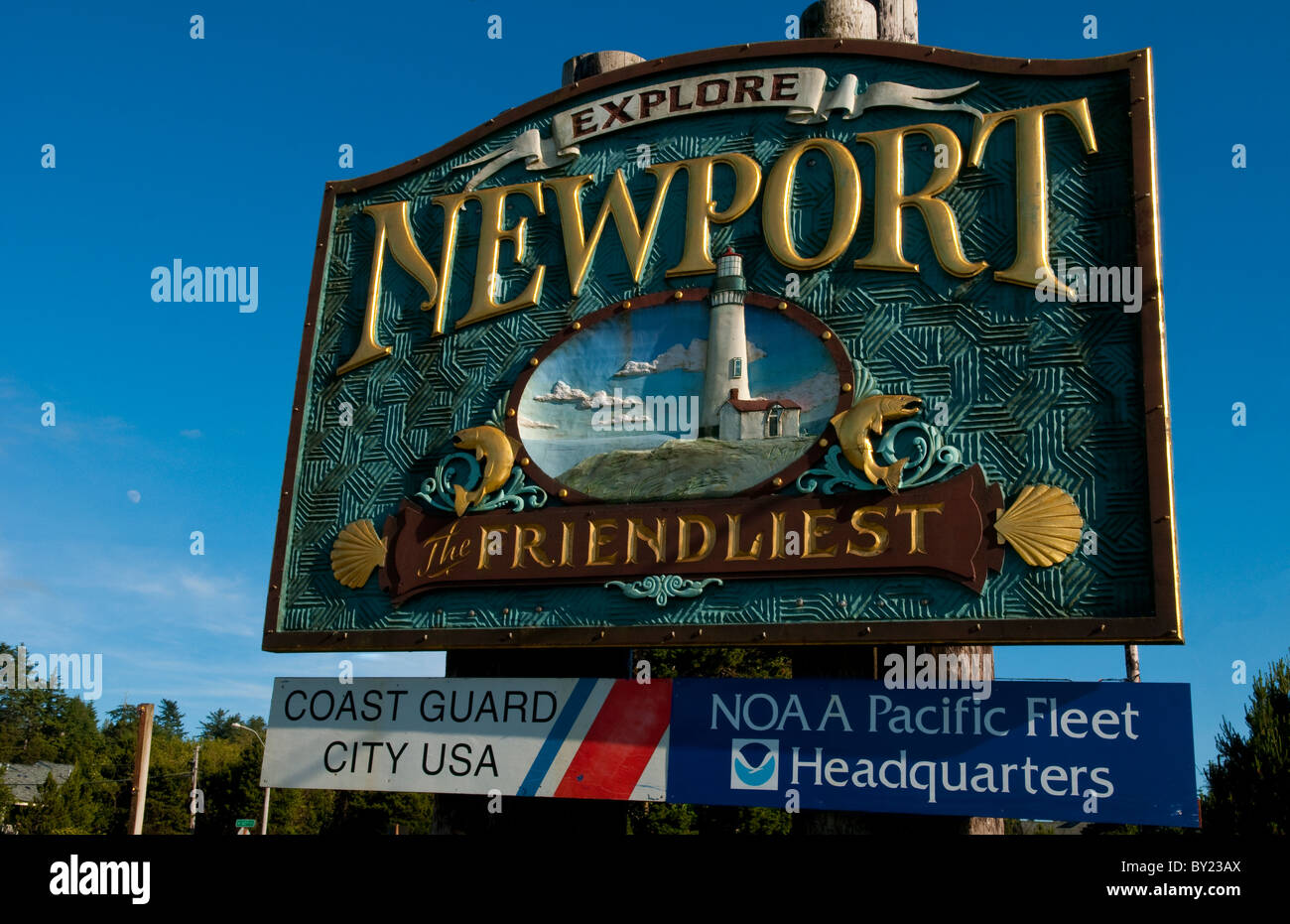 Sign welcome newport oregon on hi-res stock photography and images - Alamy