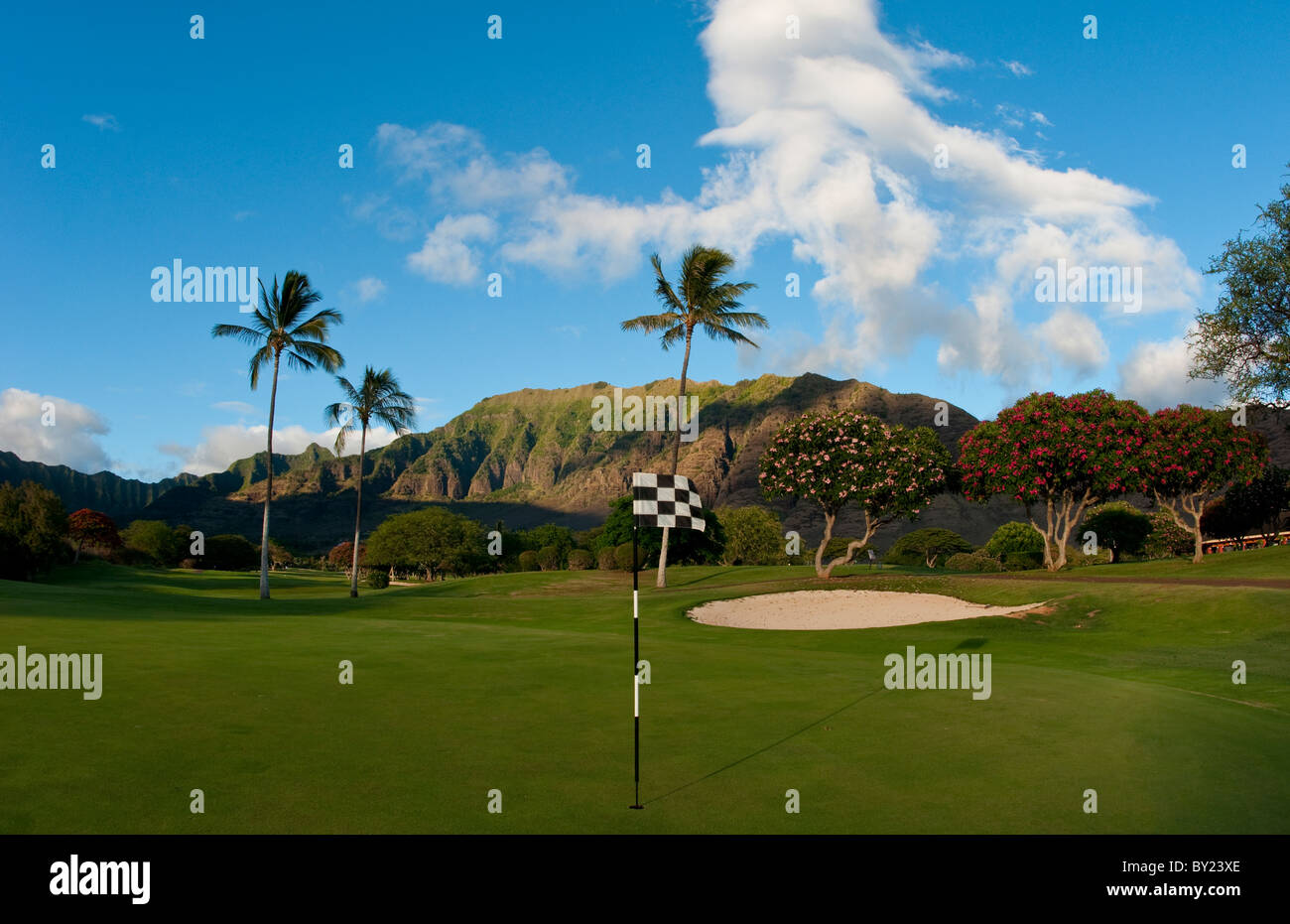 Exclusive hole 8 of Makaha Resort and Club in Waianae, Wekaha Oahu ...