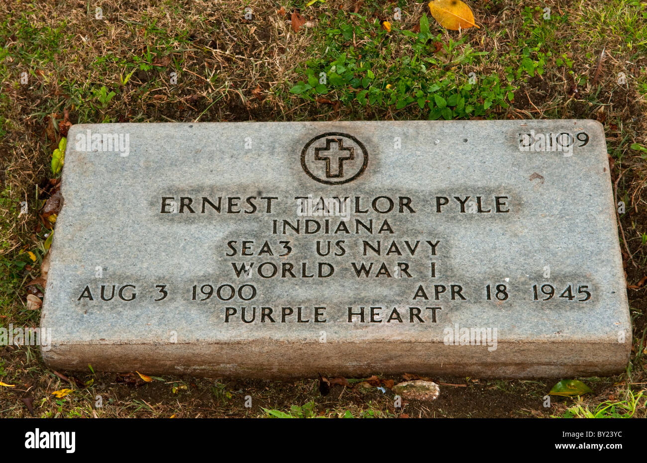 National Memorial Cemetery Pacific Punchbowl Ernie Pyle writer grave in ...