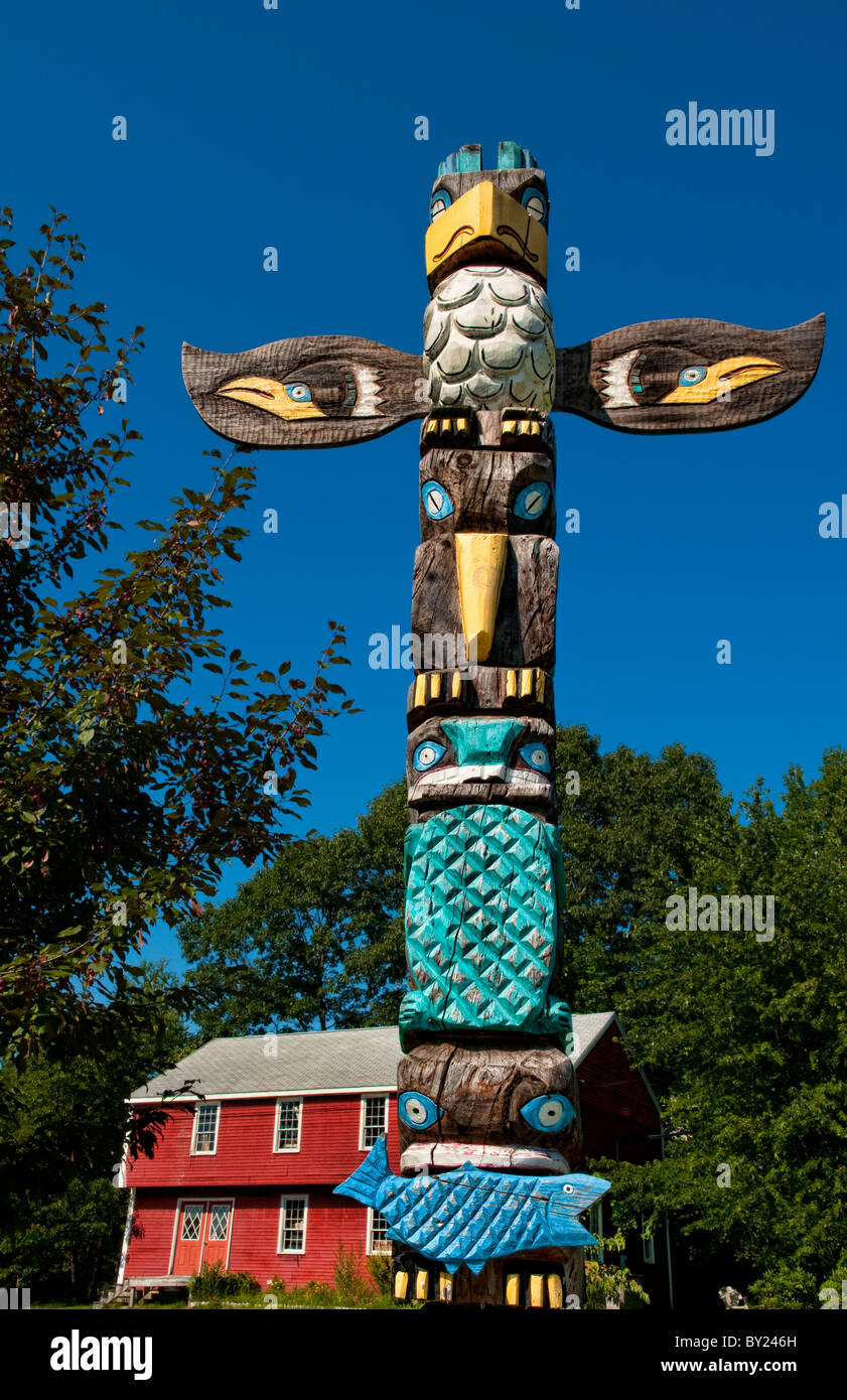 Indian totem pole in Rockland Maine in New England Stock Photo - Alamy
