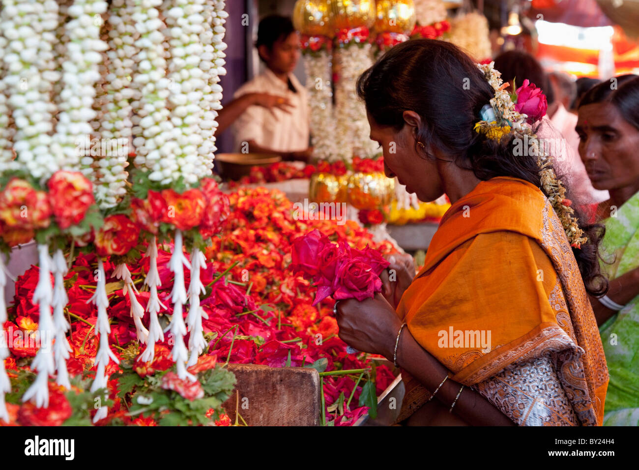 Pooja flowers hi-res stock photography and images - Alamy