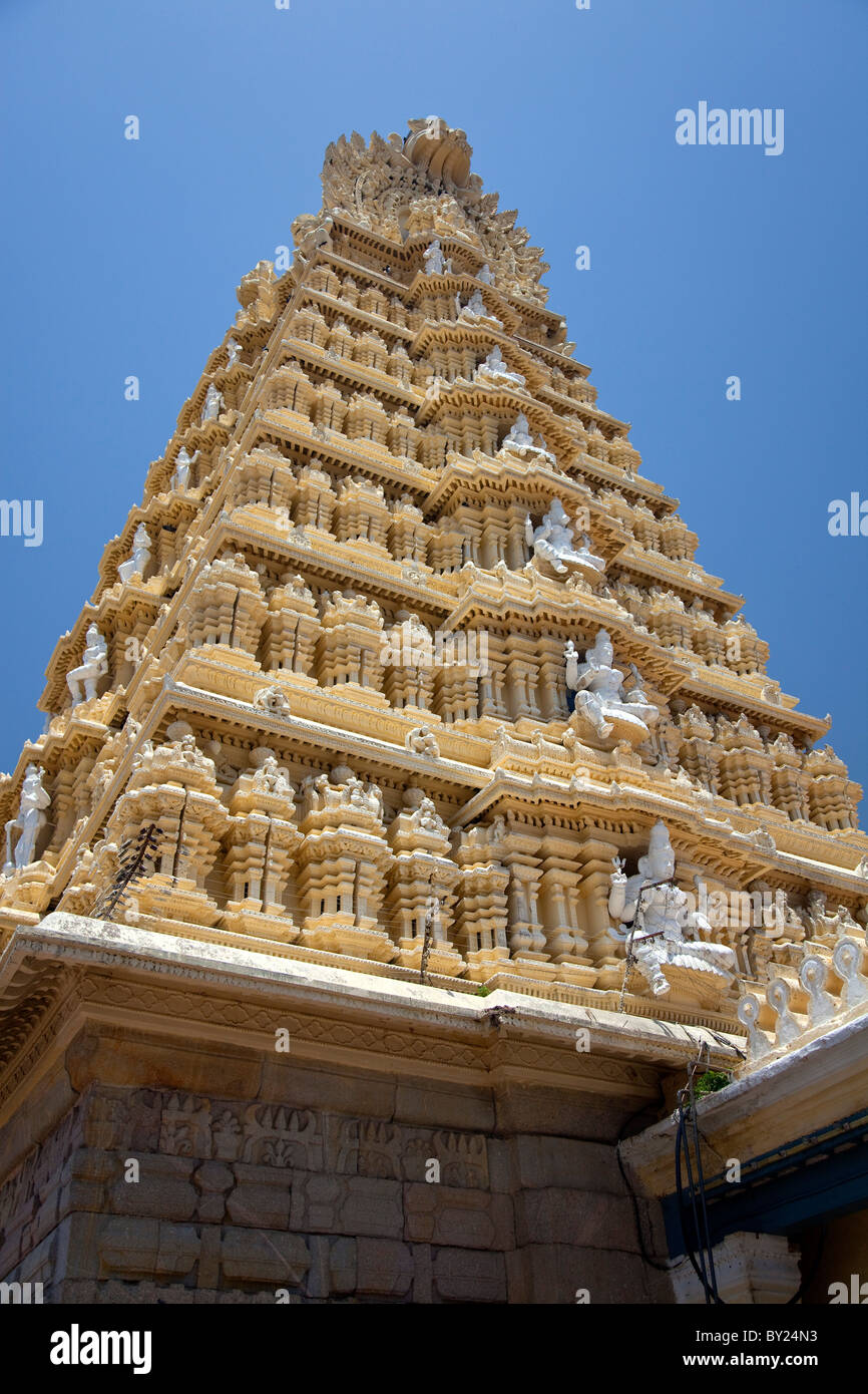 Chamundeshwari temple hi-res stock photography and images - Alamy