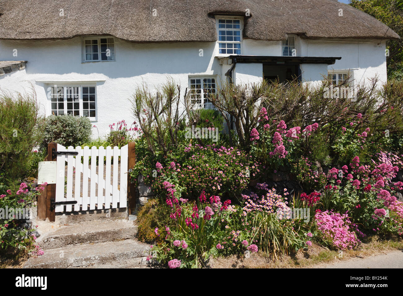 Crackington cottage hi-res stock photography and images - Alamy