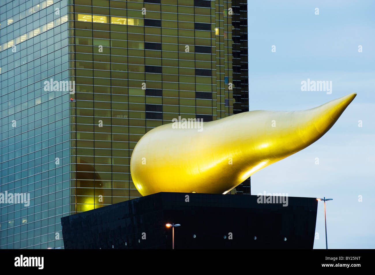 Asia, Japan, Tokyo, Asakusa ward, Asahi Building Golden Flame Stock ...