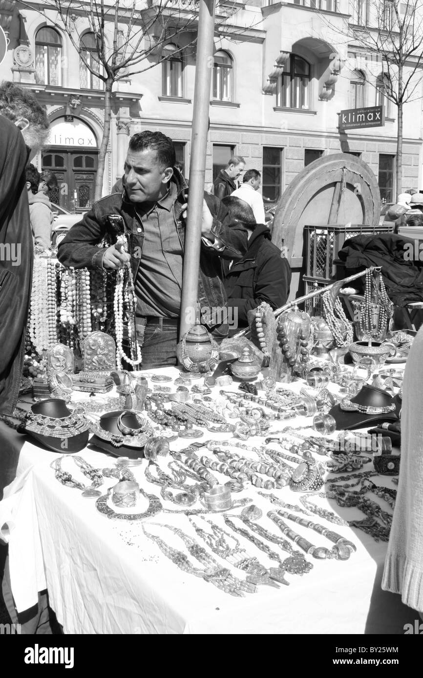 Flohmarkt hi-res stock photography and images - Alamy