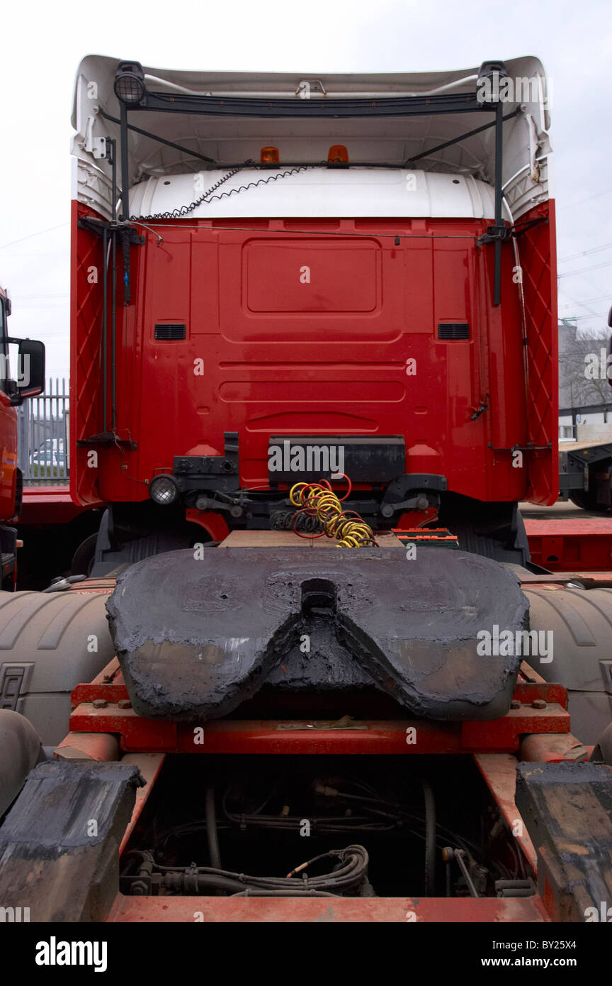 Trailer connection of articulated lorry Stock Photo - Alamy