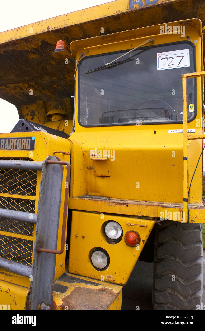Dump truck cab hi-res stock photography and images - Alamy