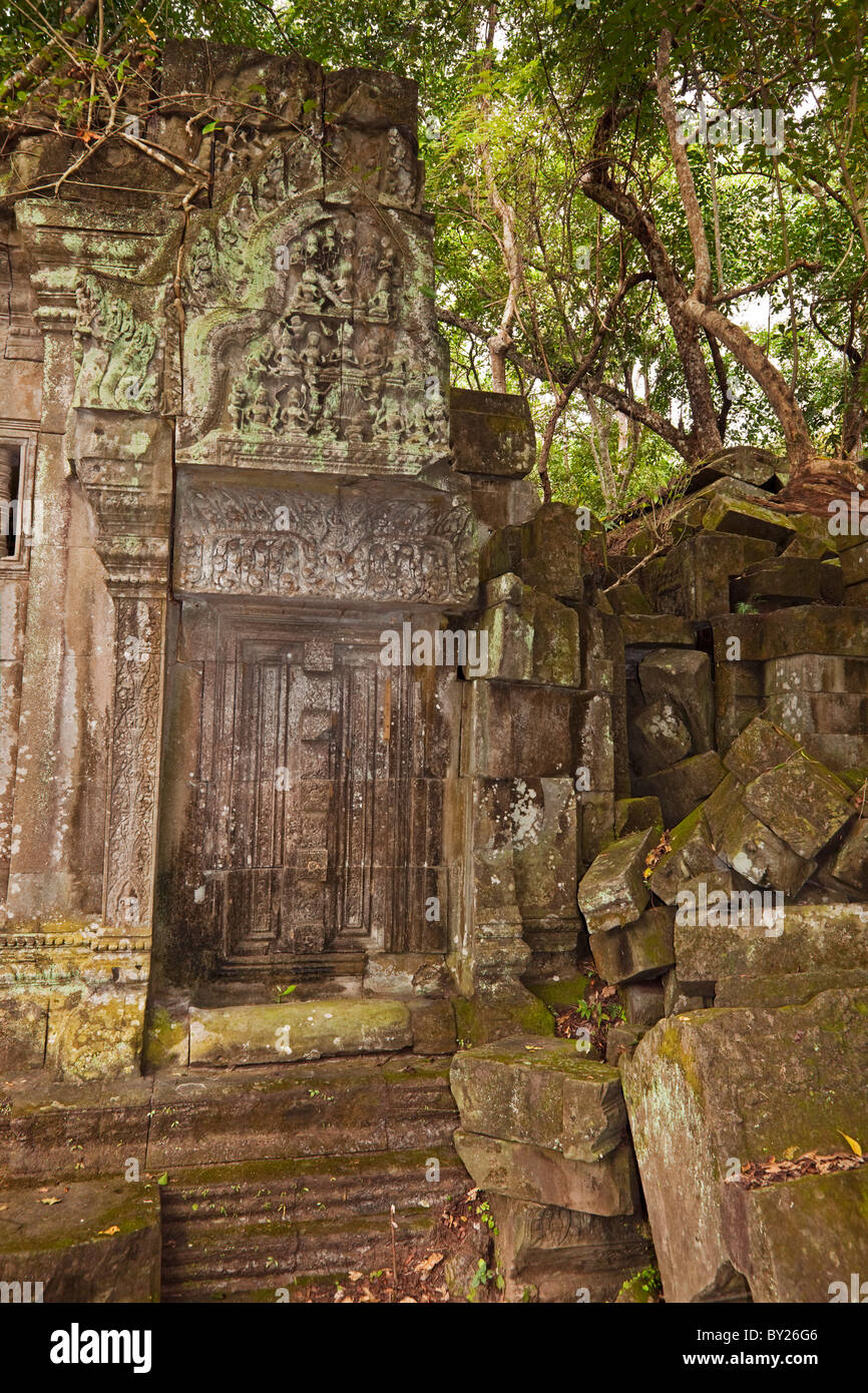 Angkor beng mealea hi-res stock photography and images - Alamy