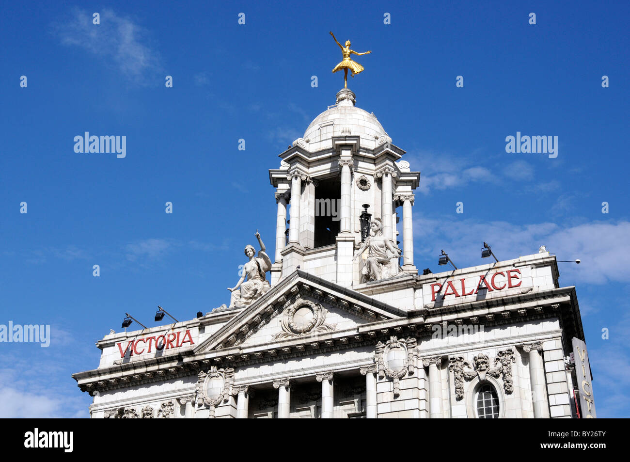 Victoria palace theatre london hi-res stock photography and images - Alamy