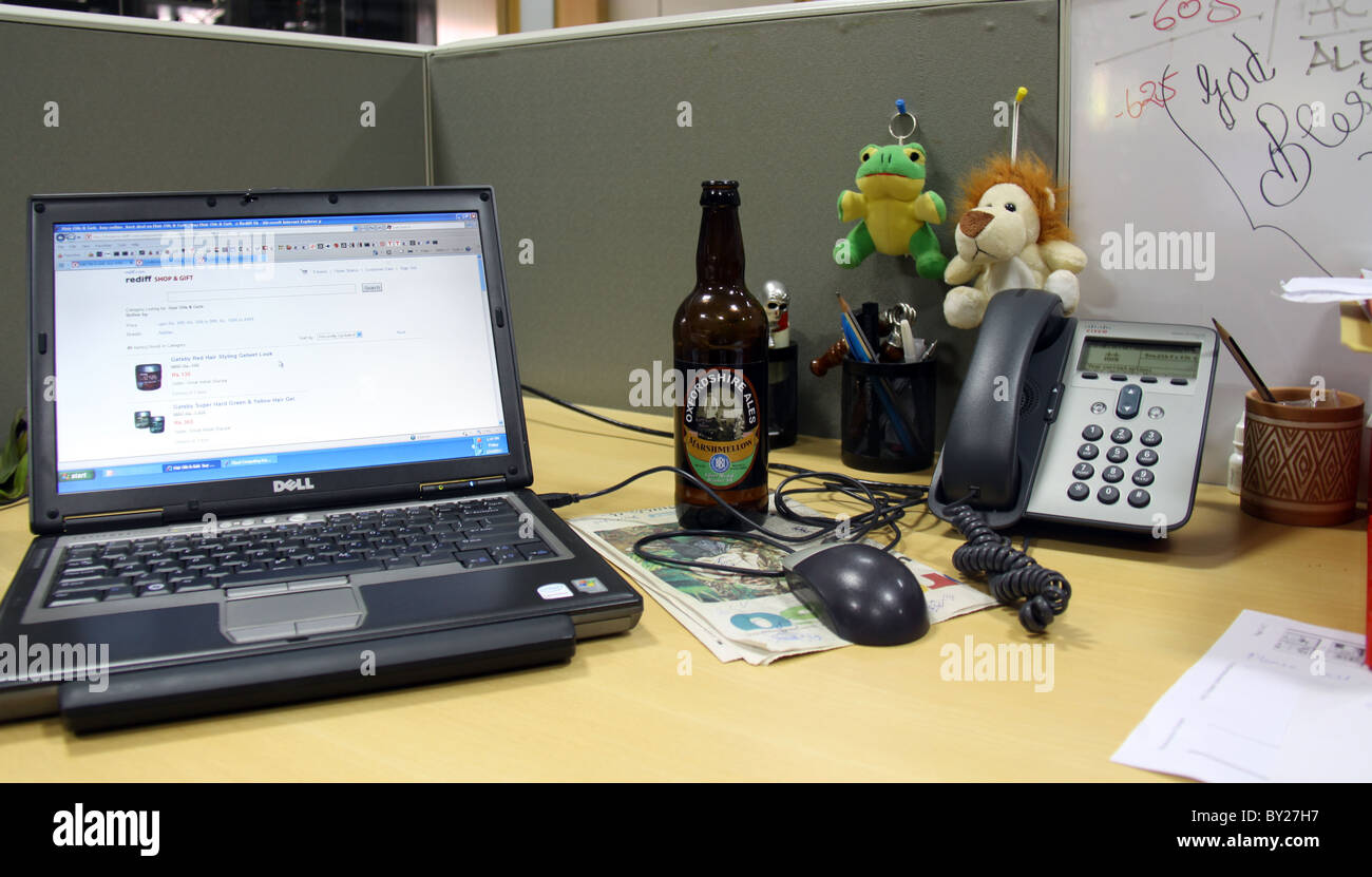 Workstation messy hi-res stock photography and images - Alamy