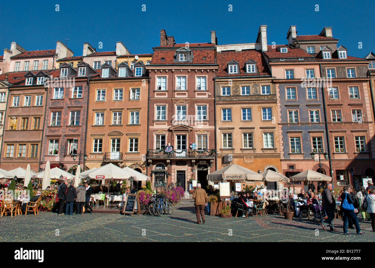 Crowded landmark of Main Old Town Main Square Warsaw Poland Stock Photo ...