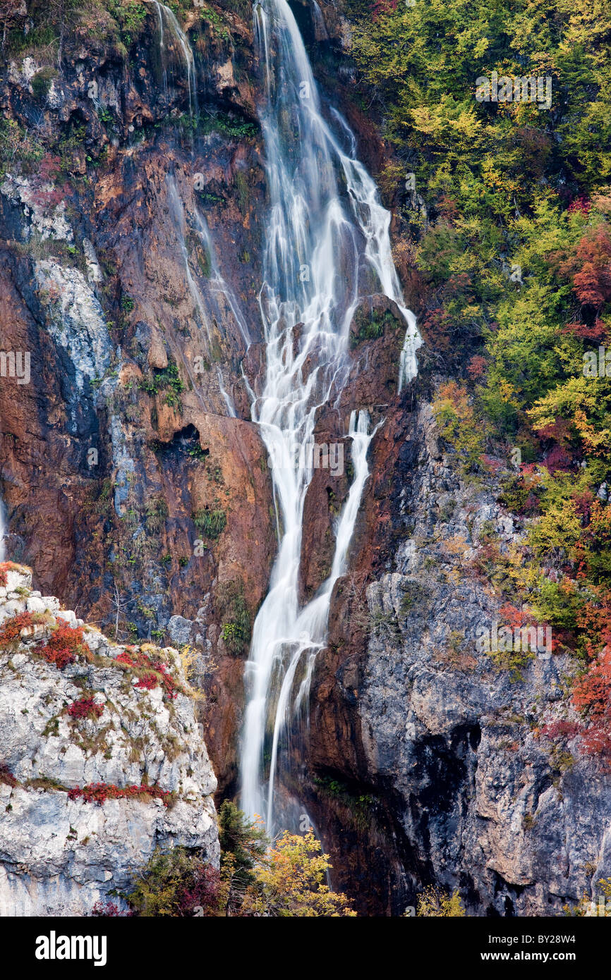 Falling water large waterfall hi-res stock photography and images - Alamy