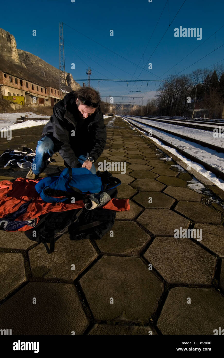 Packing of snow hi-res stock photography and images - Alamy