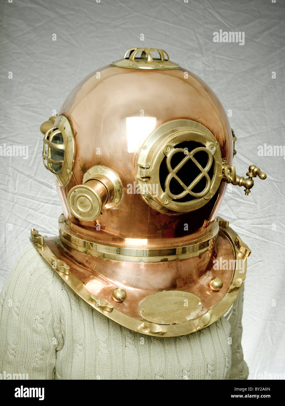 Deep sea diver helmet hi-res stock photography and images - Alamy