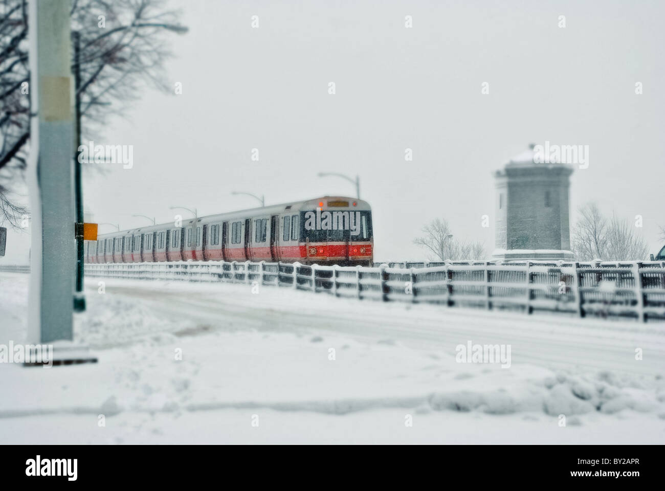 Red line subway hi-res stock photography and images - Alamy
