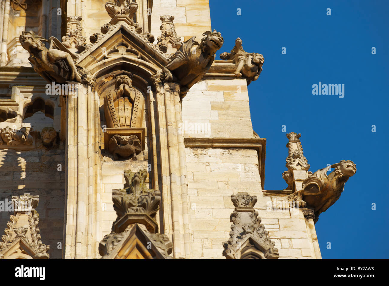 Perpendicular gothic architecture hi-res stock photography and images ...
