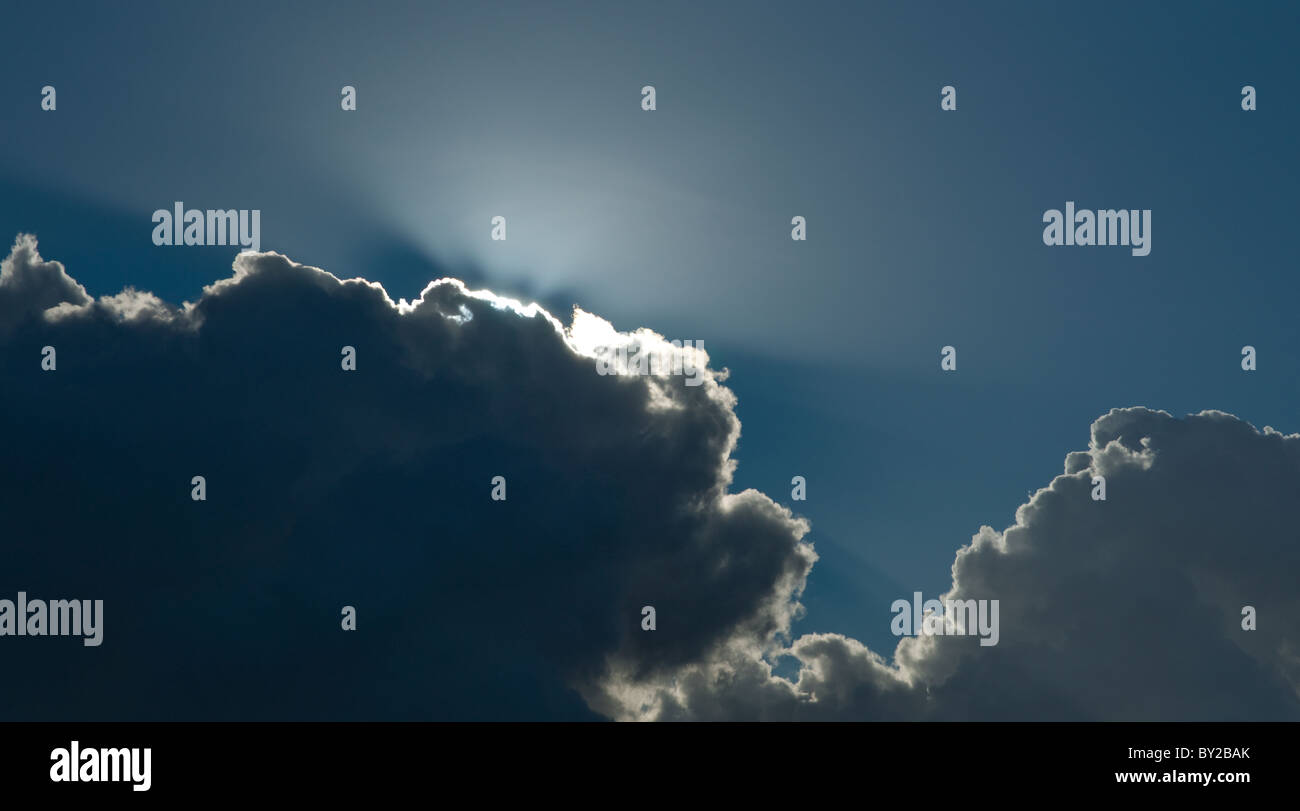 Black cloud with silver lining hi-res stock photography and images - Alamy