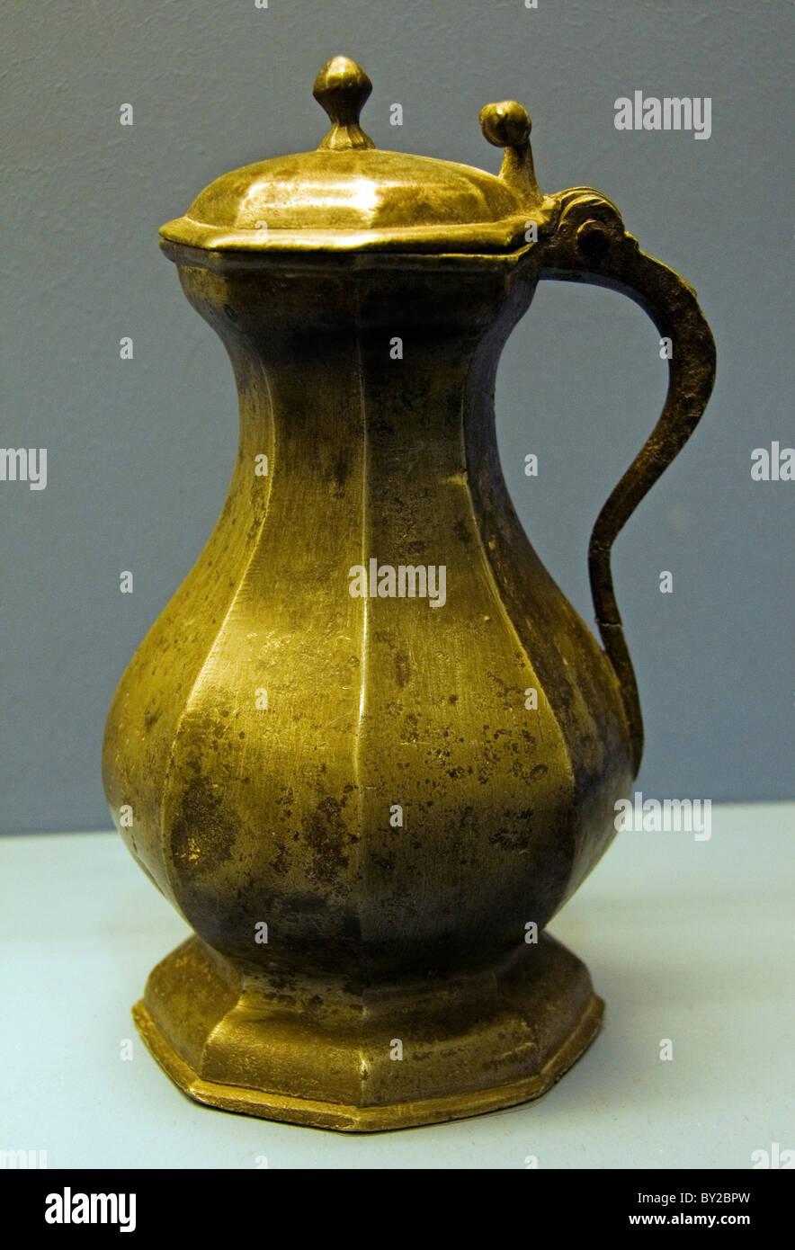 Medieval Pottery Stock Photos & Medieval Pottery Stock Images - Alamy