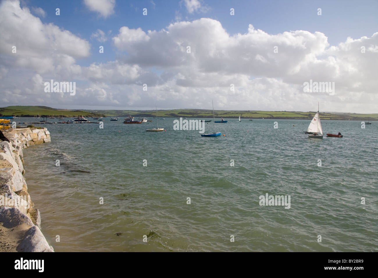 rock on the camel estuary in north cornwall Stock Photo - Alamy