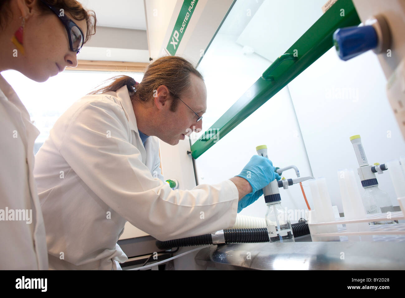 Forensics lab learning hi-res stock photography and images - Alamy